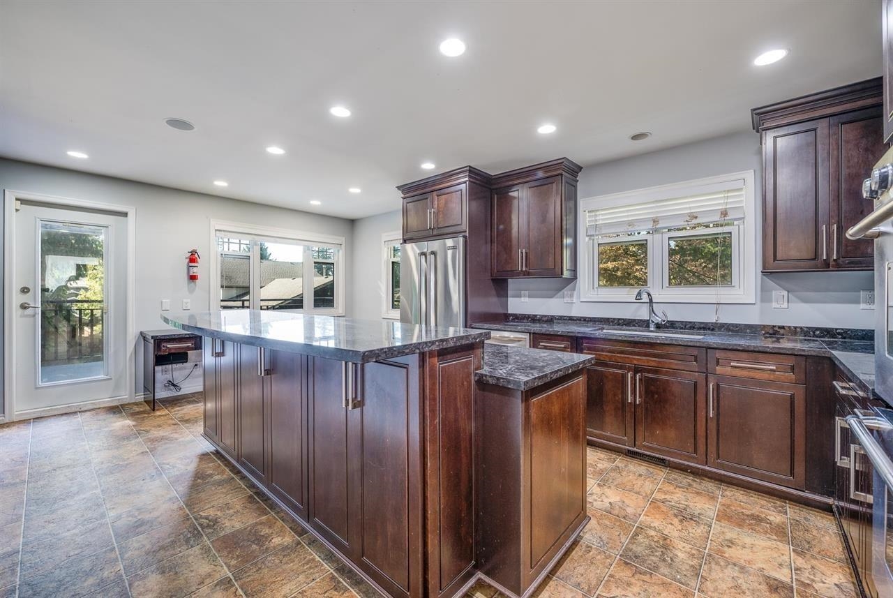1020 Pacific Place Delta For Sale, R3086803 - StrawHomes.com