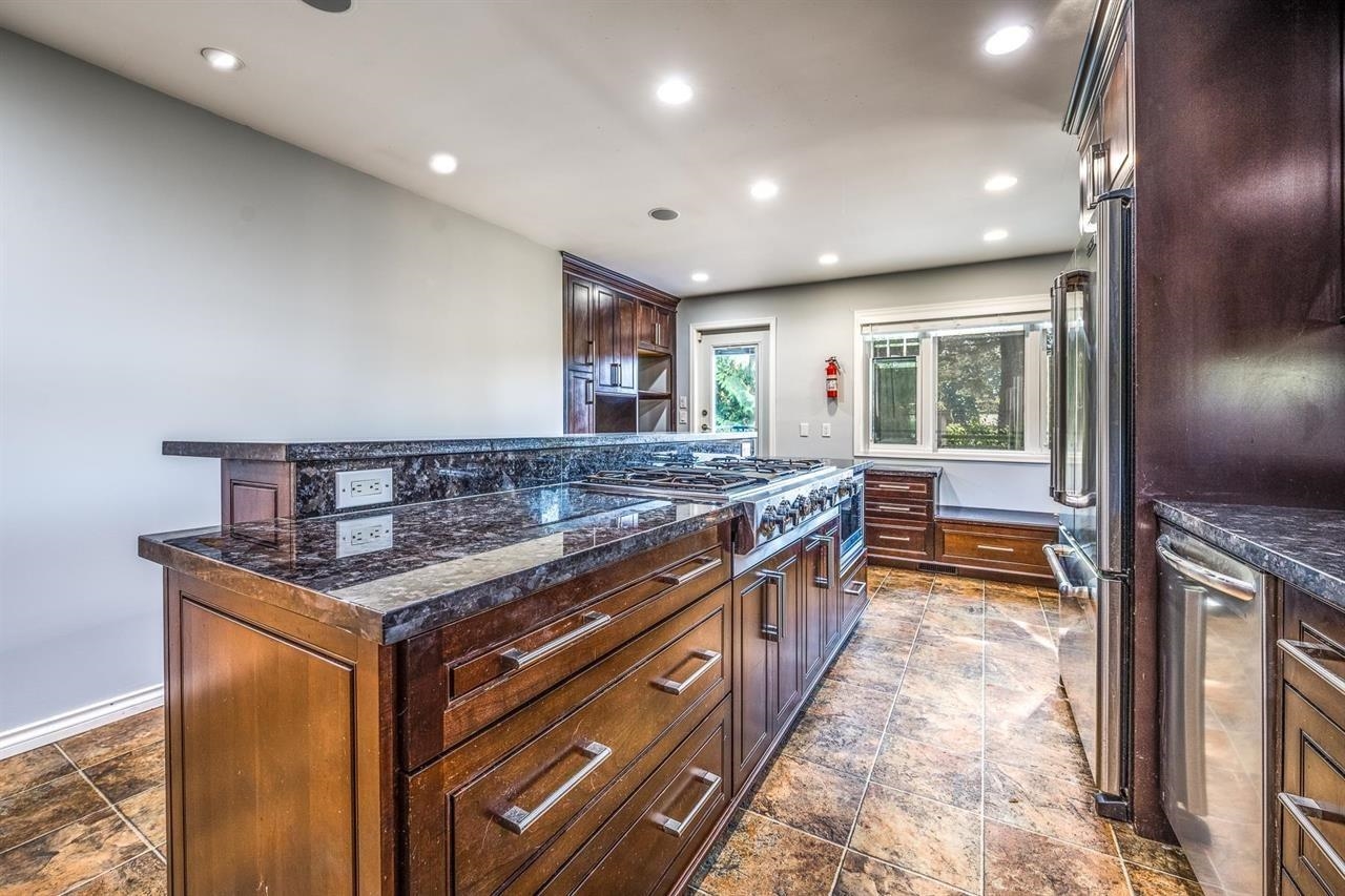 1020 Pacific Place Delta For Sale, R3086803 - StrawHomes.com