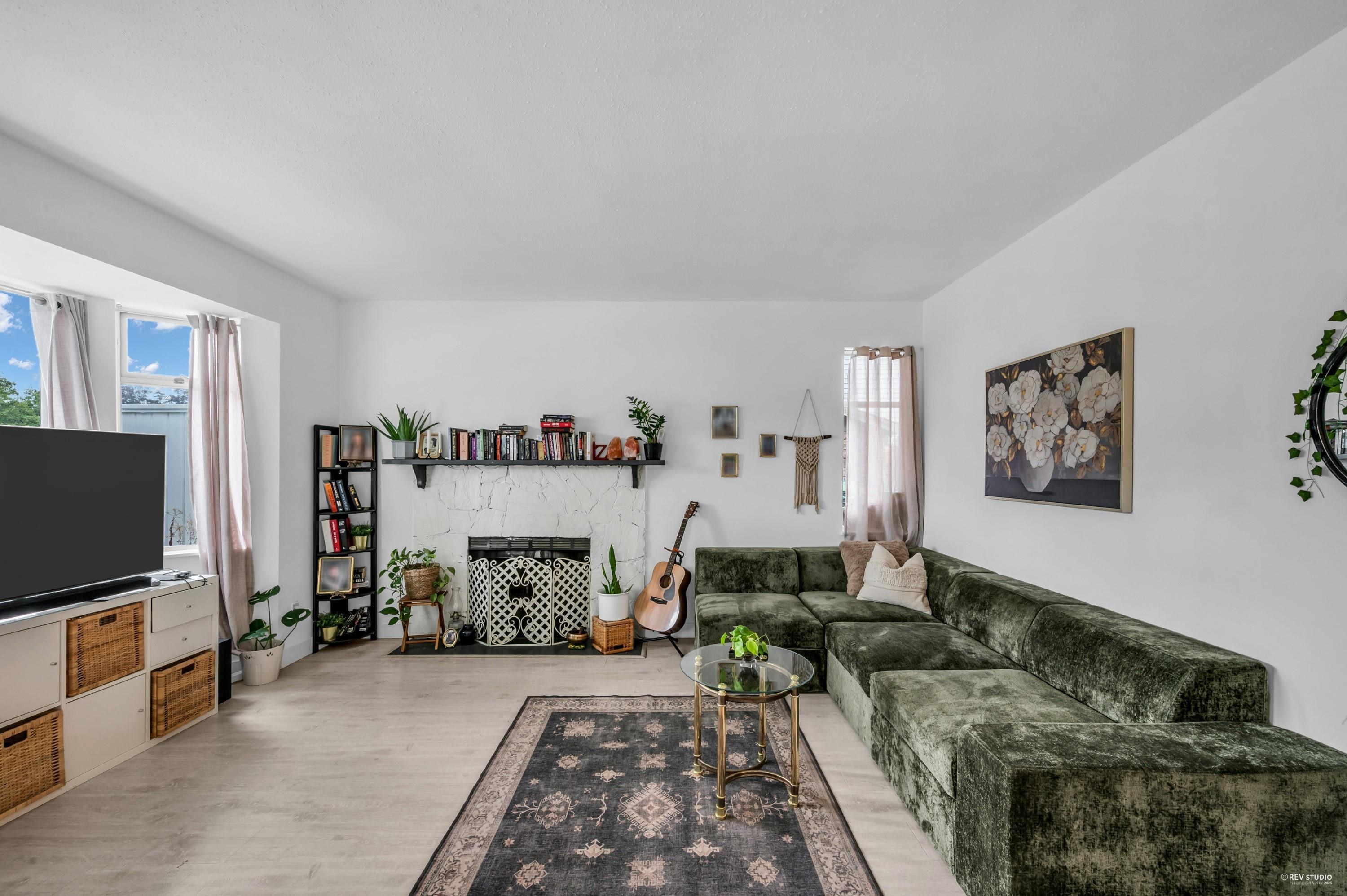 22641 Kendrick Loop Maple Ridge For Sale, R3106883 - StrawHomes.com