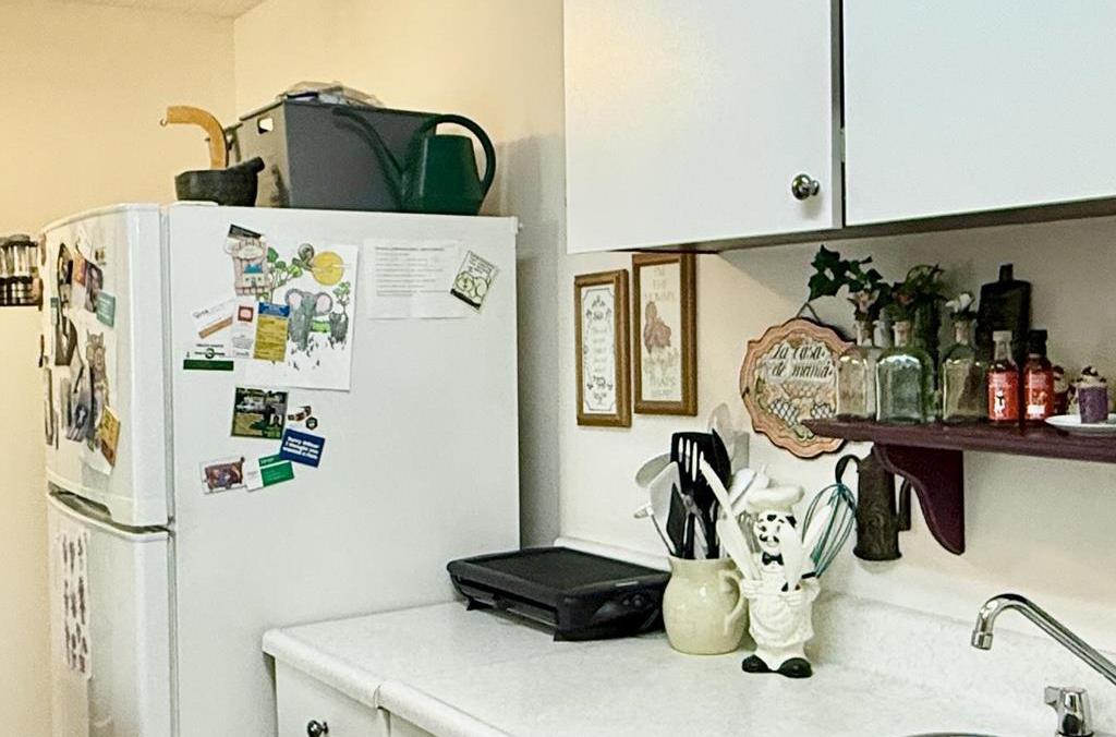 202 11816 88 Avenue Delta For Sale, R3081545 - StrawHomes.com