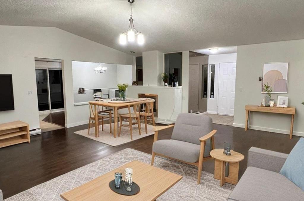 8846 Queen Mary Boulevard Surrey For Sale, R3082079 - StrawHomes.com