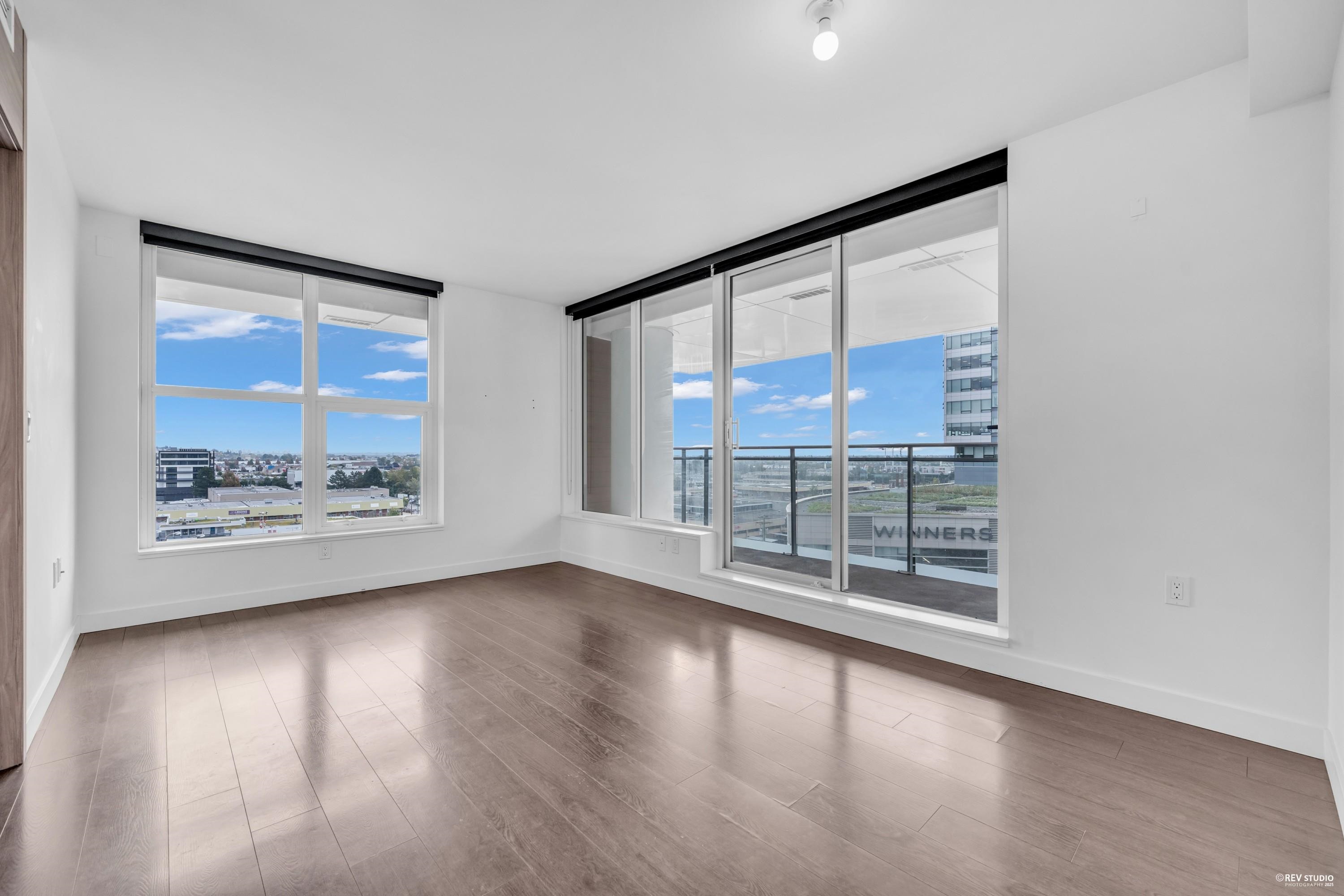 901 455 Marine Drive Vancouver For Sale, R3054906 - StrawHomes.com