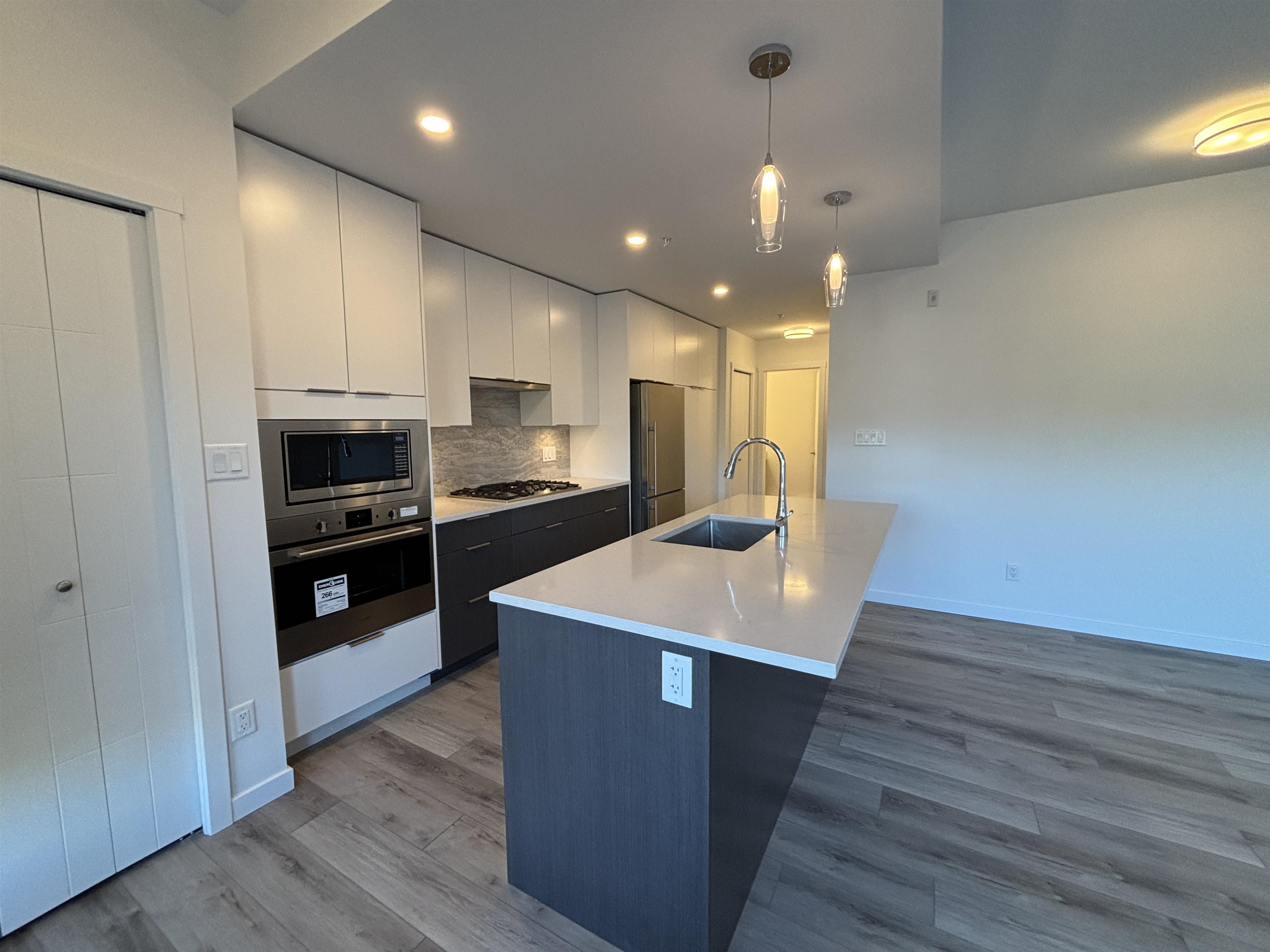 104 11639 227 Street Maple Ridge For Sale, R3083308 - StrawHomes.com